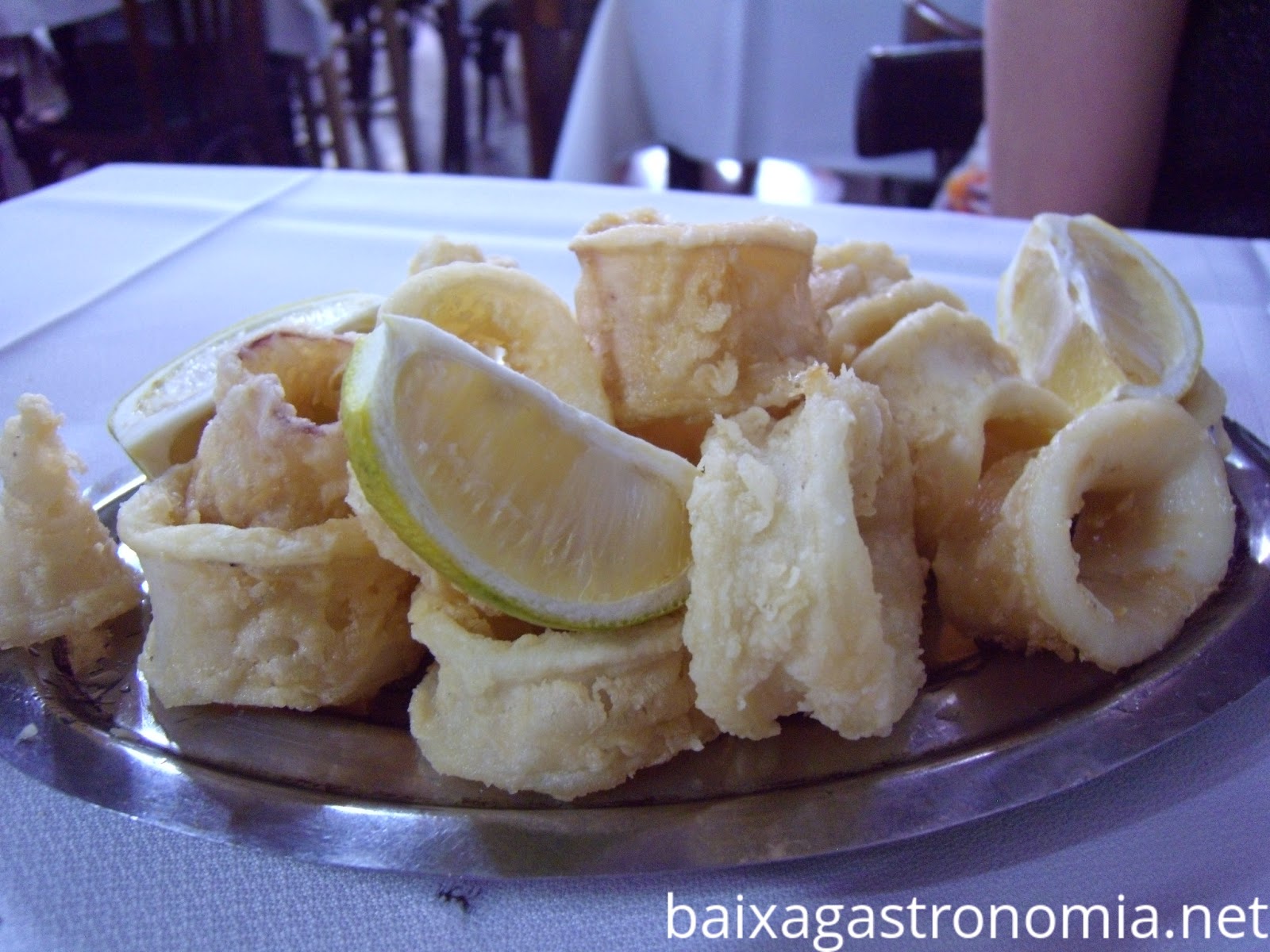 Baixa Gastronomia por Nenel: "Rabas al limón, ojo de bife e tortilla a ...