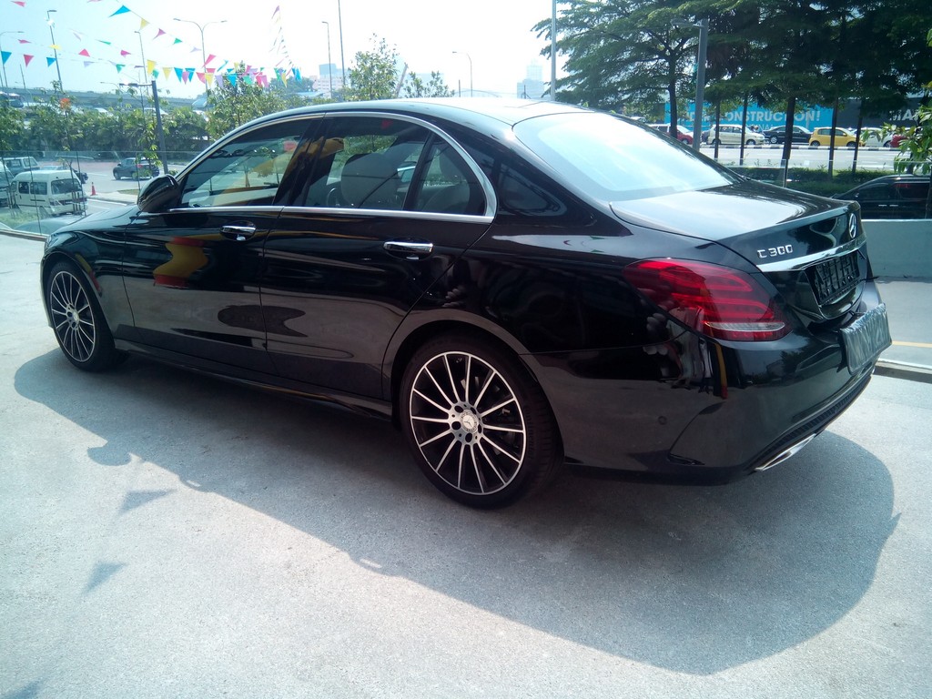 Motoring-Malaysia: SHORT TEST DRIVE: MERCEDES BENZ W205 C-CLASS C300 ...