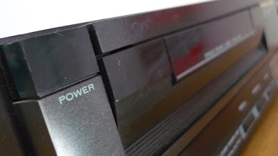 M i c r o C o s e: Recensione Compact Disc Player | Marantz CD273 (1988)