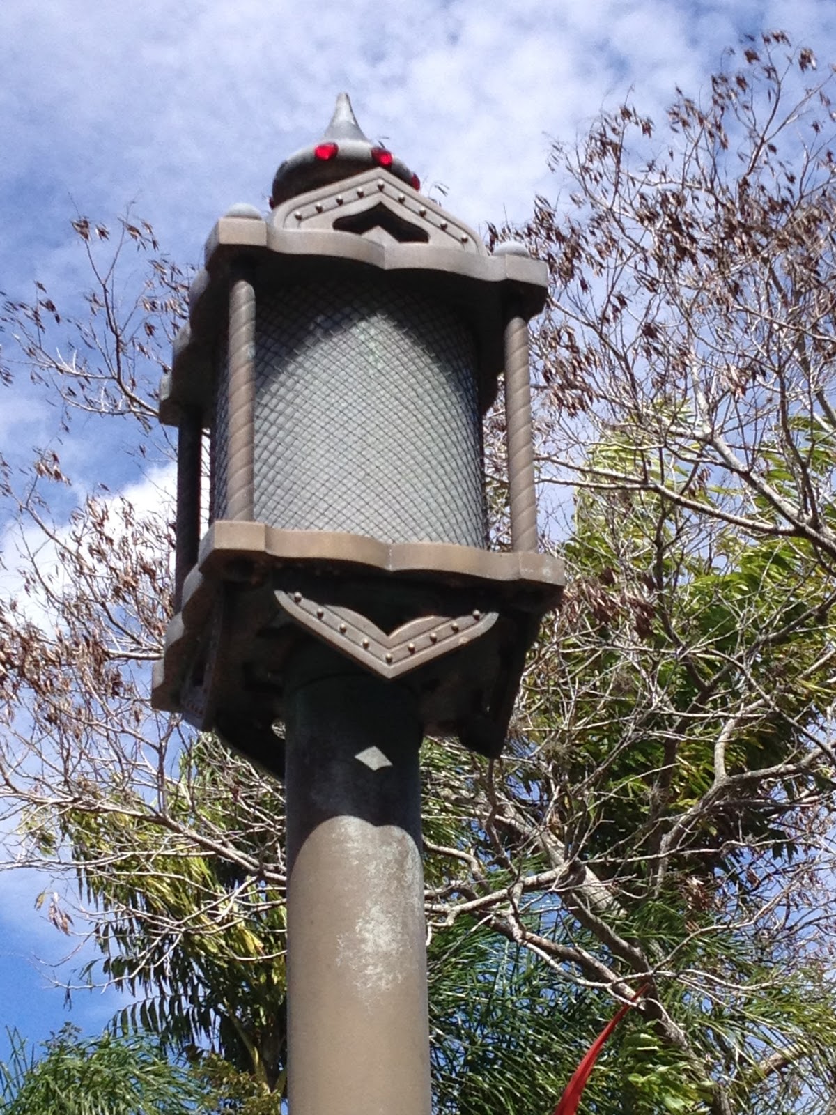 Plus the Magic: Attention to Detail: Lamp Posts