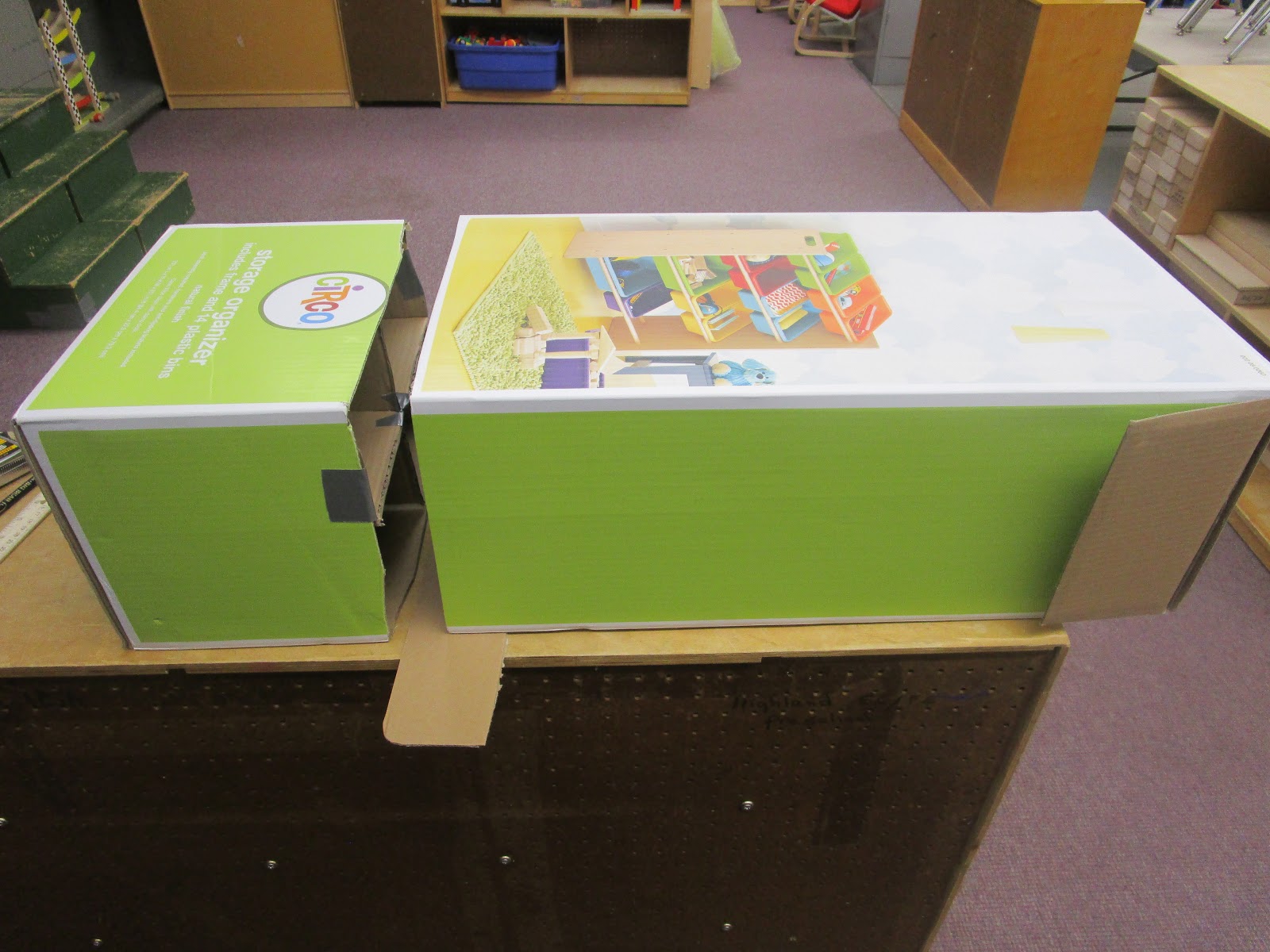 SAND AND WATER TABLES: False bottoms