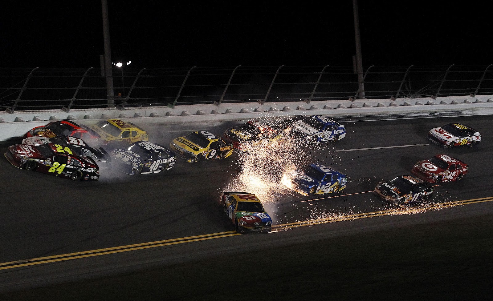 NASCAR 2012: inizio con scintille - Storie di automobili (e uomini)