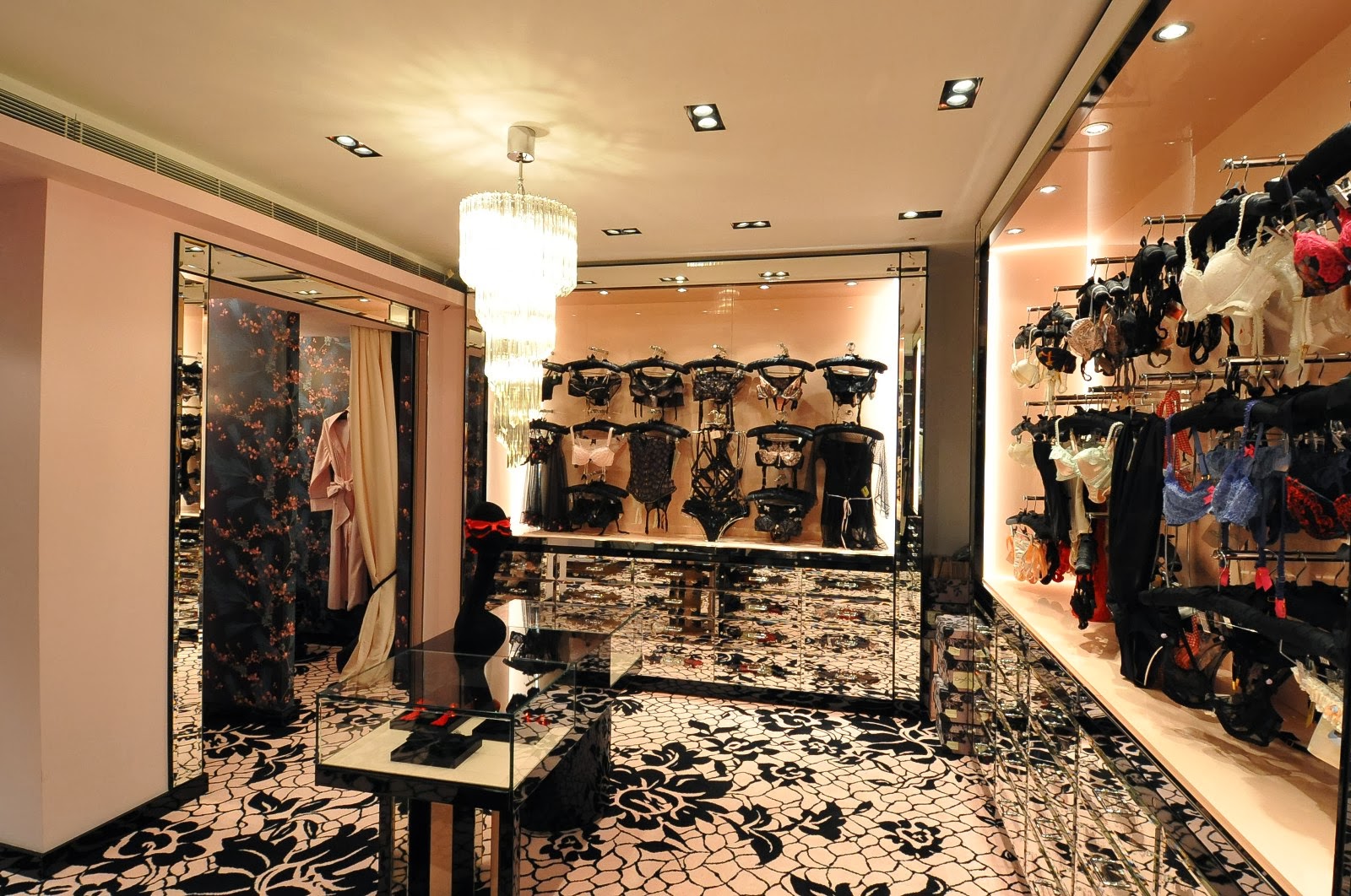 Keep head high! Blog o modzie i lifestyle'u: Agent Provocateur w Polsce!