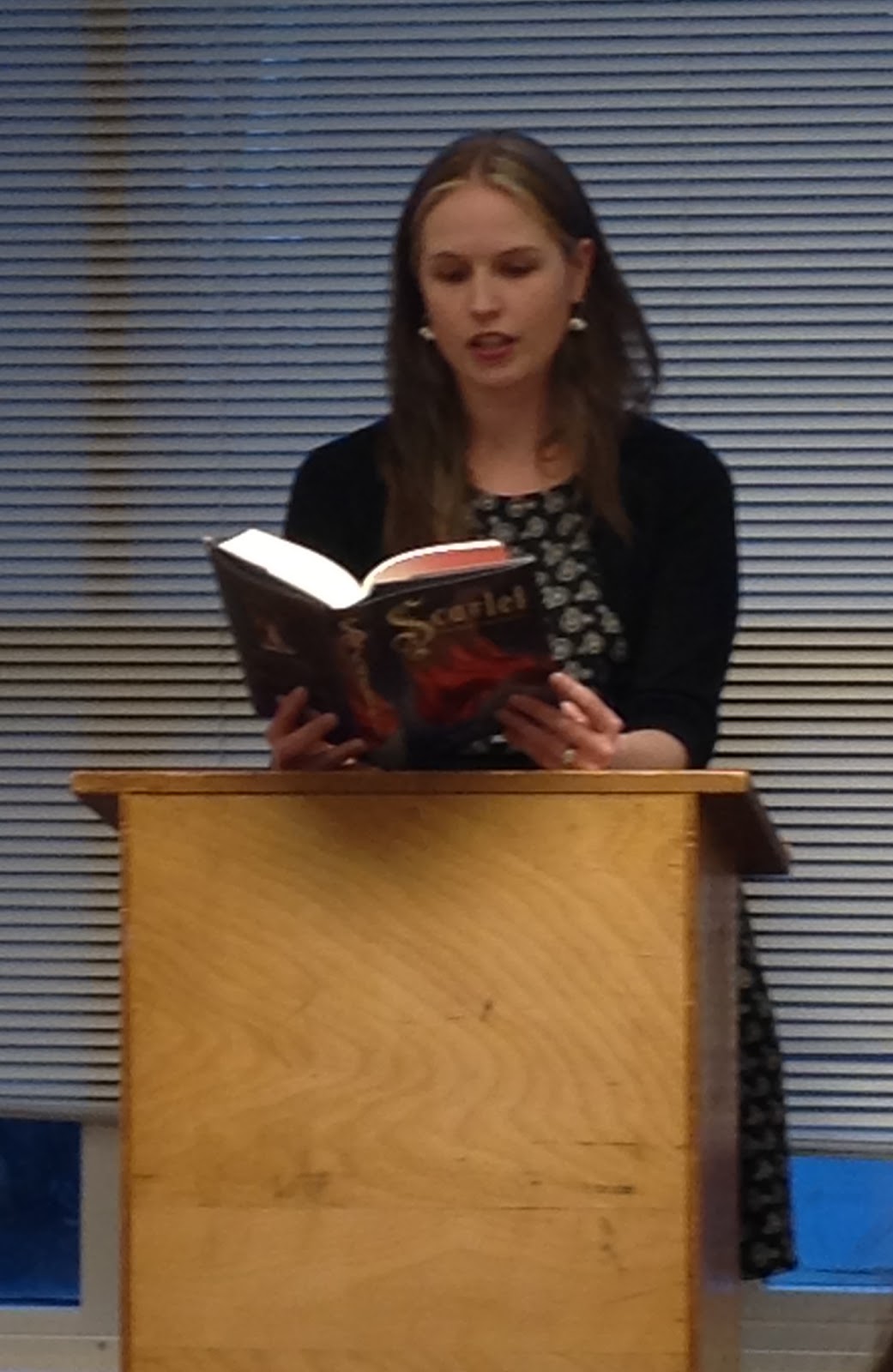 Hughes Reviews (and other wordy stuff): Meeting Marissa Meyer (Scarlet ...