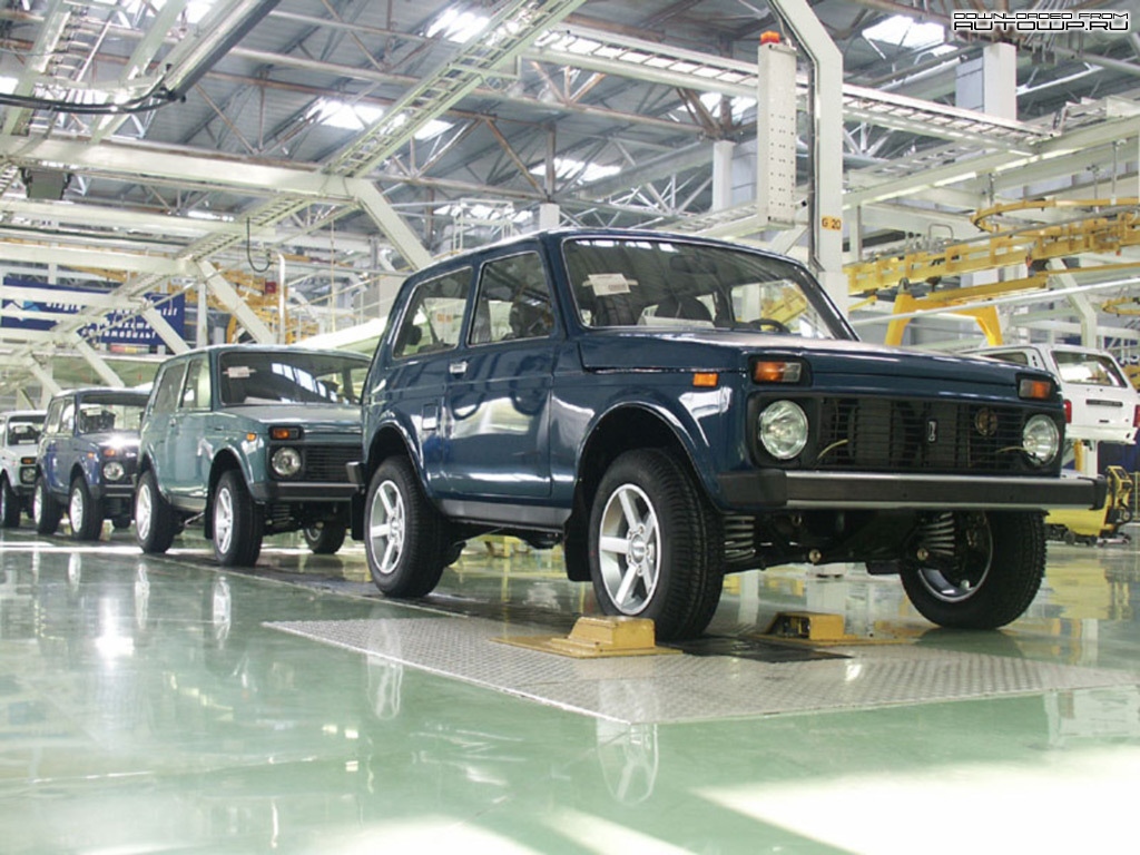 "GRAUÇÁ 4x4 Offroad - Lada Niva: AvtoVaz completa 45 anos