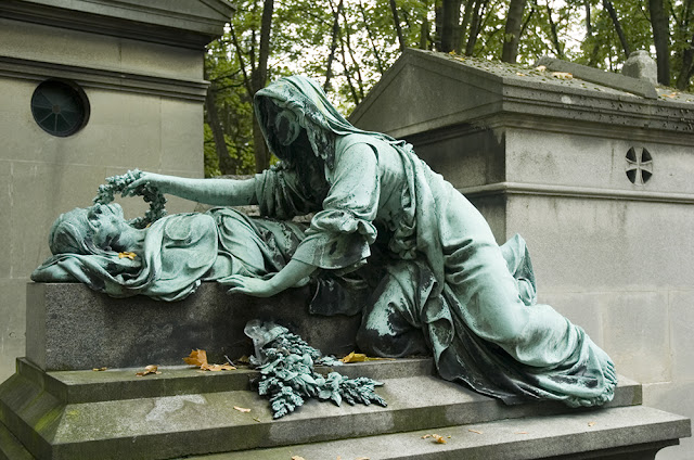 Paris Cemeteries: Photo exhibition of just a few select pieces of ...