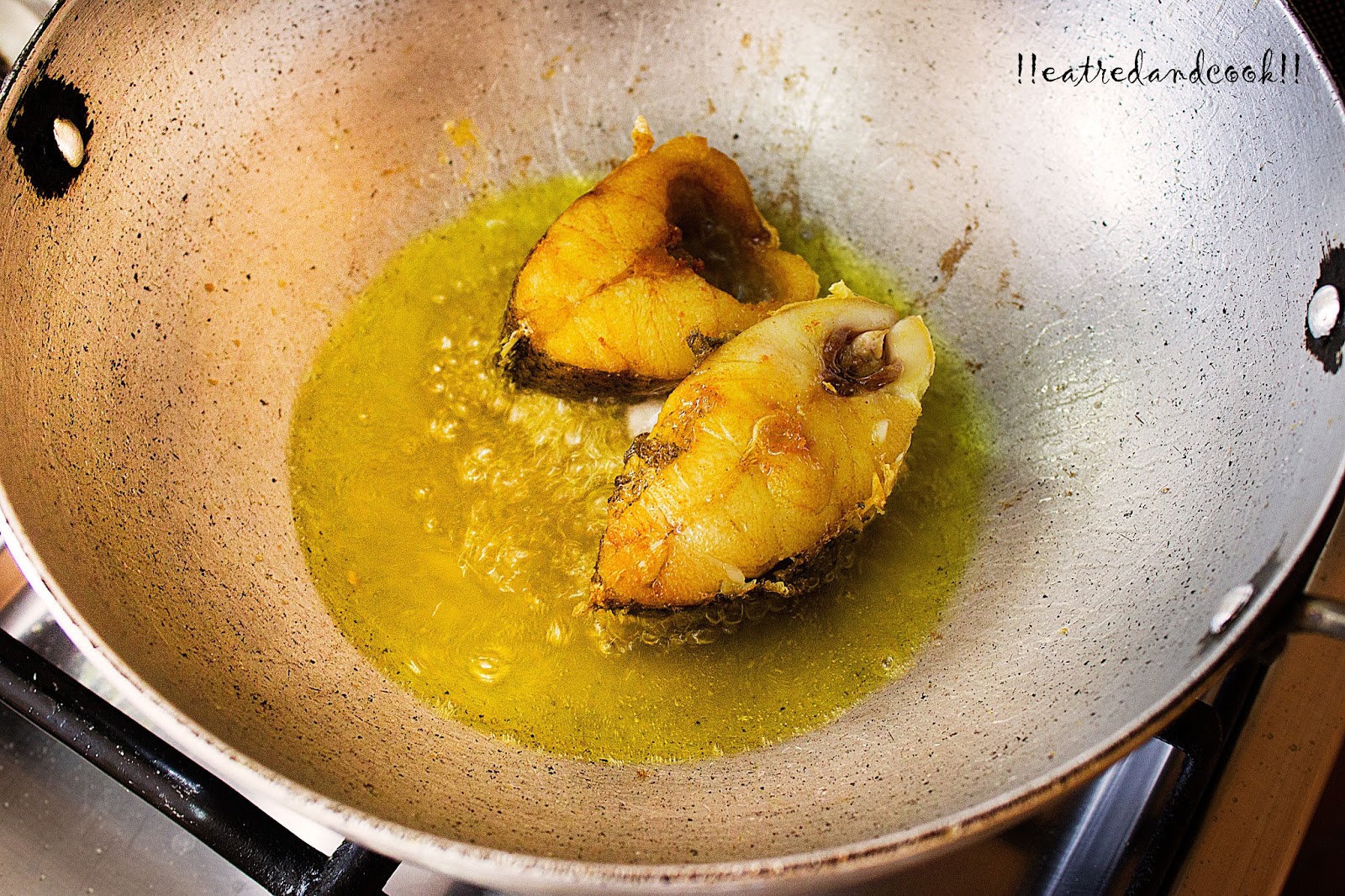 Mulo Diye Macher Jhol / Bengali Fish Curry with Radish ~ Ex-Cook