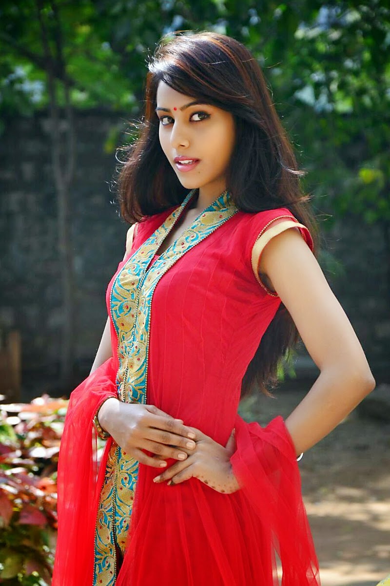 NEW CUTE INDIAN GIRL KHENISHA CHANDRAN SOUTH INDIAN ACTRESS IN RED ...