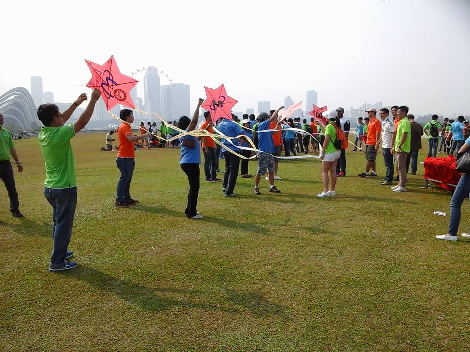 Singapore Kite Association: TEAM BUILDING WITH STAR KITES