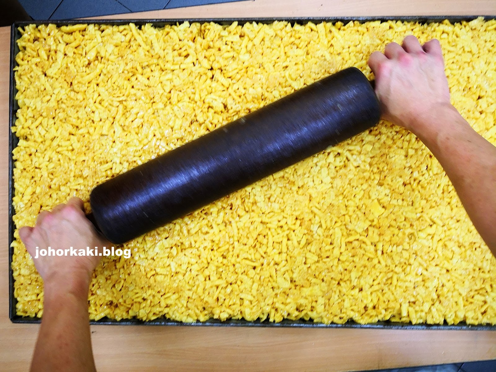 Making Sak Kei Ma at Chinatown Tai Chong Kok Hue Kee 牛車水大中國餅家餘記 |Tony ...