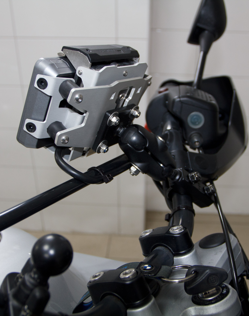GS Rider: Garmin ZUMO 660 + Touratech mount