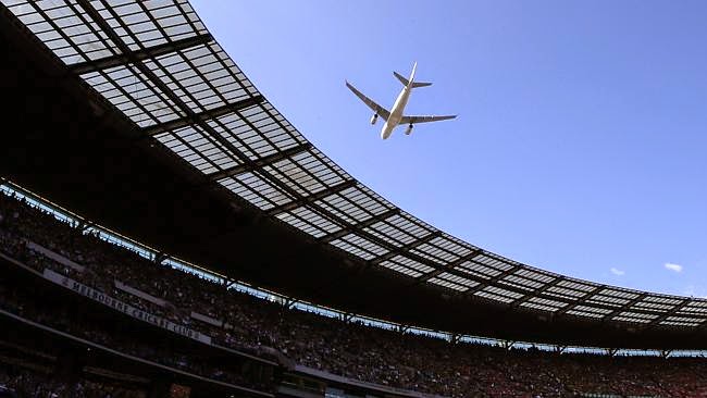 Kathryn's Report: Virgin Australia play flyover alarms some fans at AFL ...