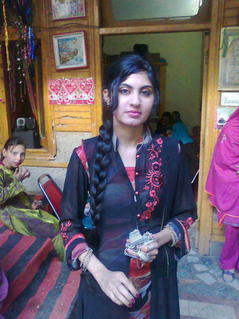 Karachi Cute Girls Pics