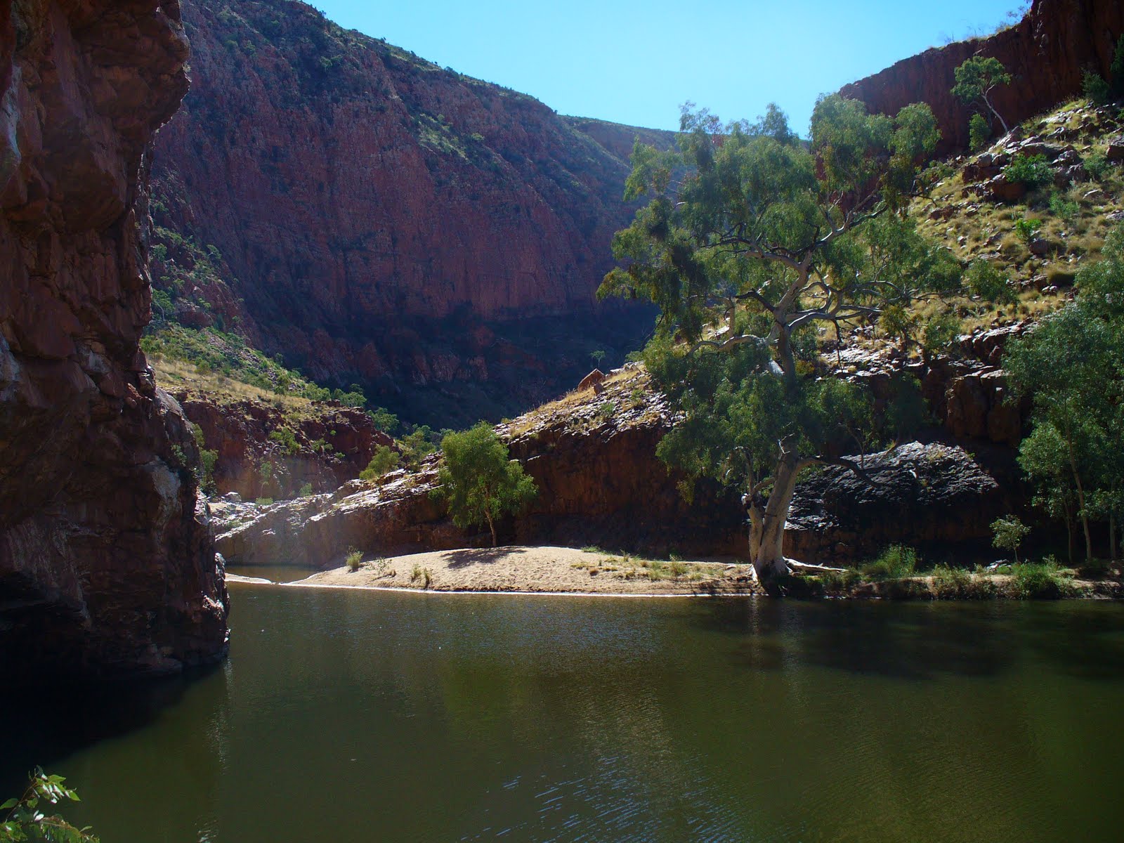 Whites' Travels: Ormiston Gorge & Ellery Creek Big Hole