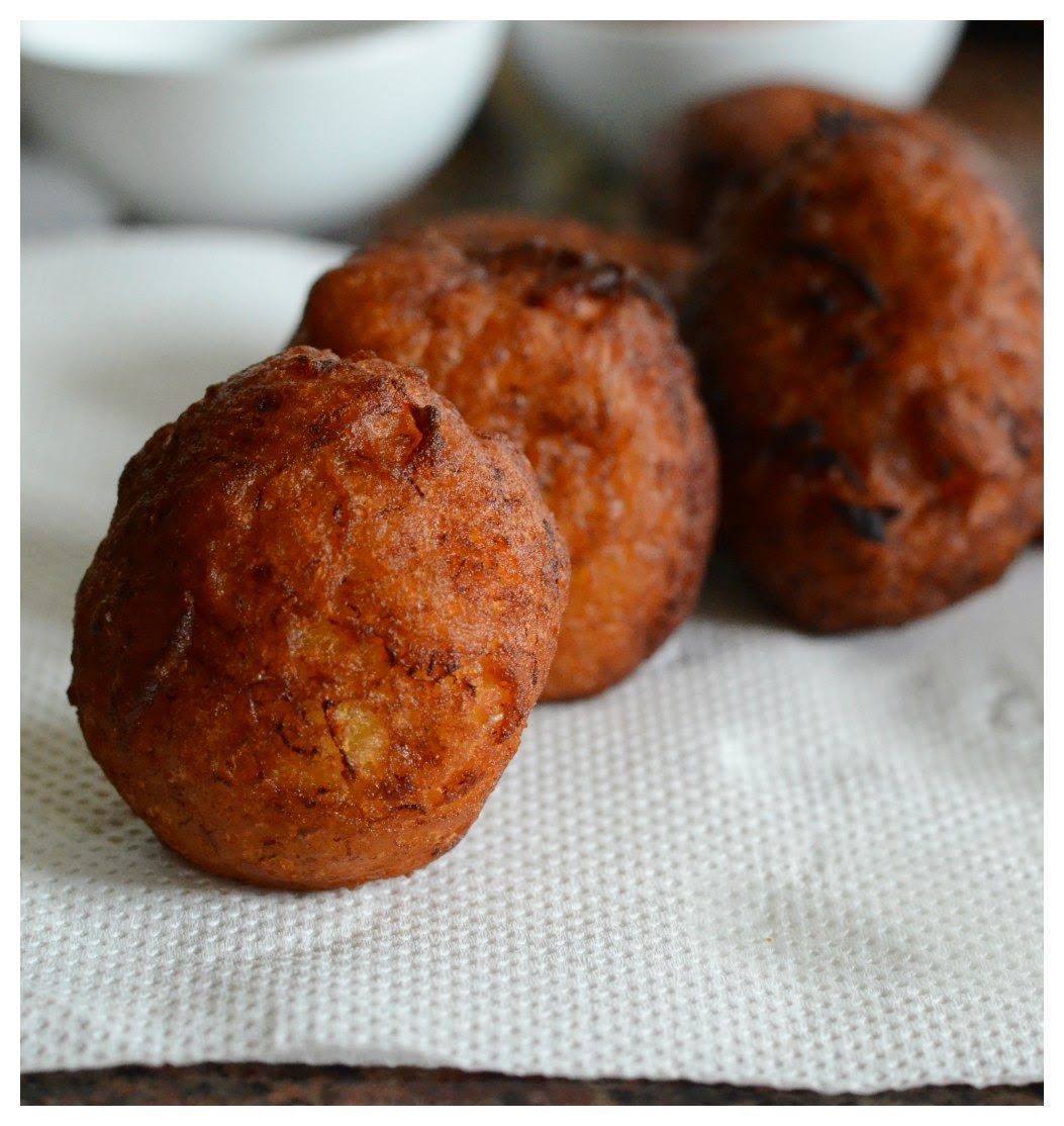 Indonesian Medan Food: Godok - Godok (Banana and Coconut Fritters)