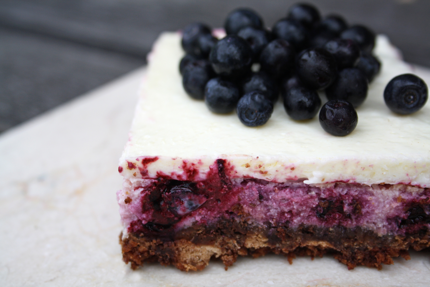 Kohvik Zacary: Mustika-toorjuustukook