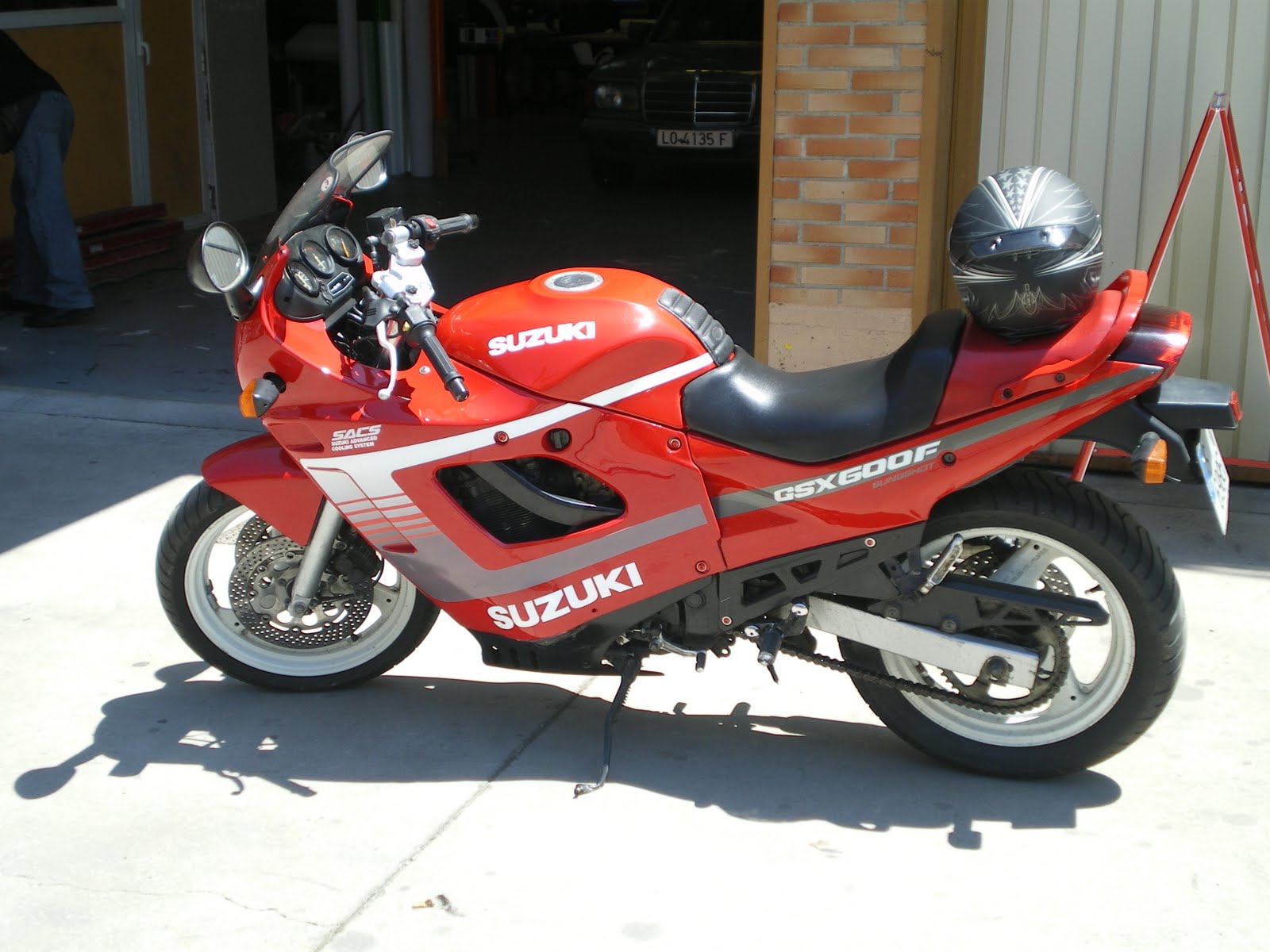 VINYL RACERS Rotulacion: "Suzuki GSX600F"