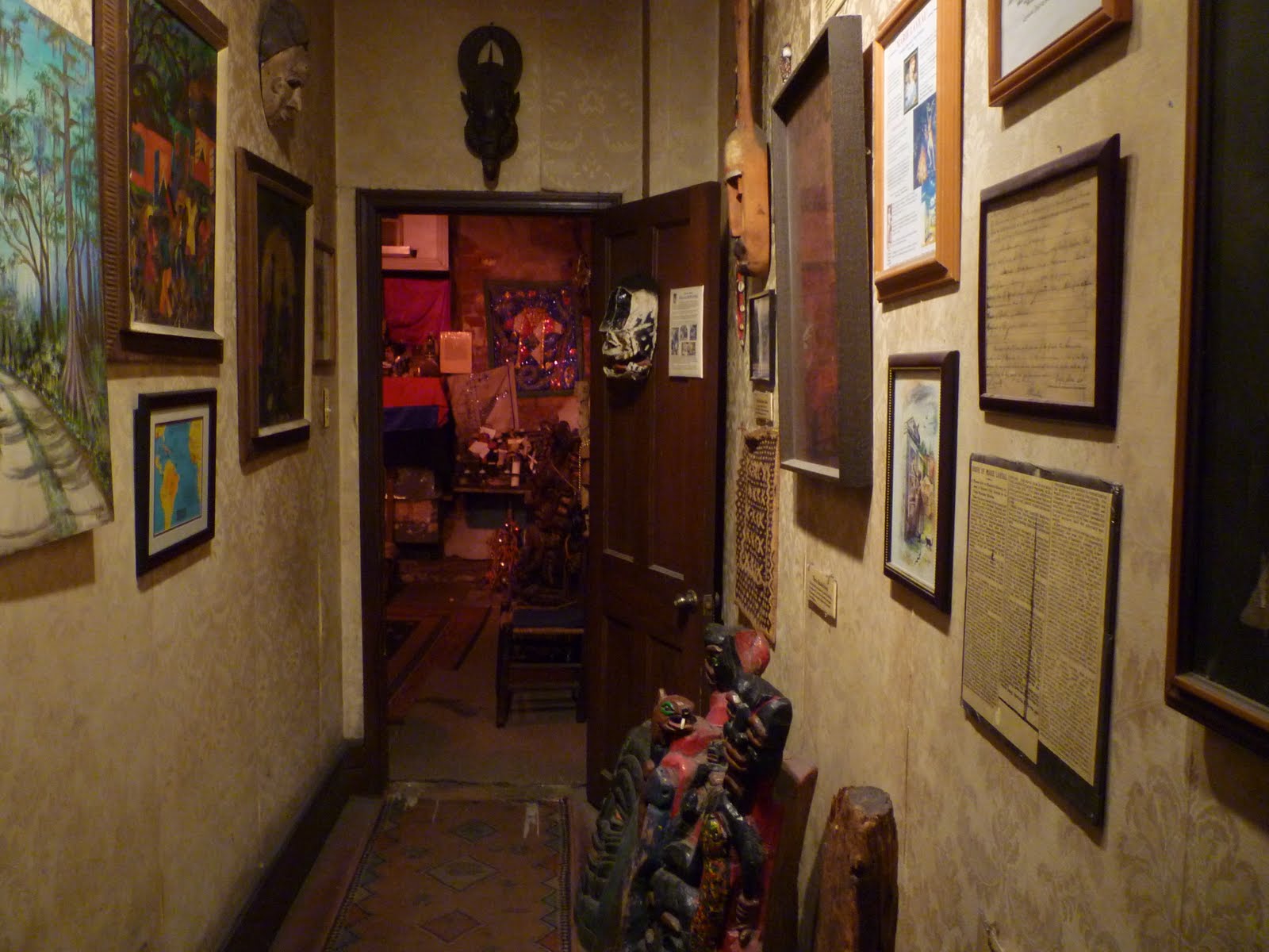 The Captain's Ramblings: The New Orleans Historic Voodoo Museum