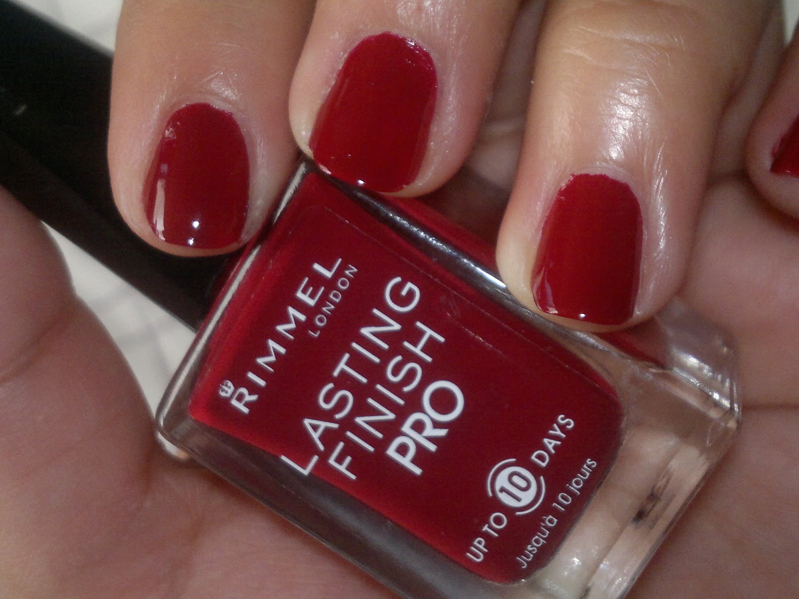 nAiL p0LisH AdDicti0N: Sexy Darkened Red - Rimmel Red Rock