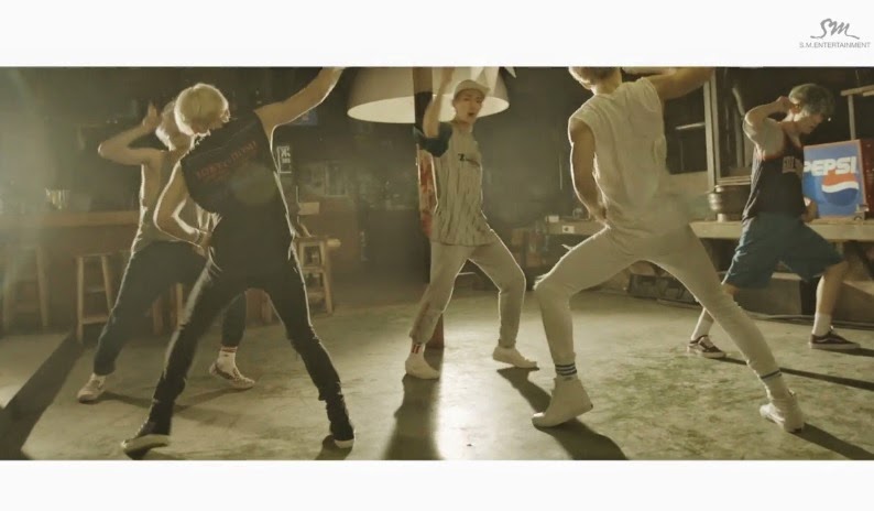 SHINee revela un divertido y alocado MV para "View" | Kpop Replay
