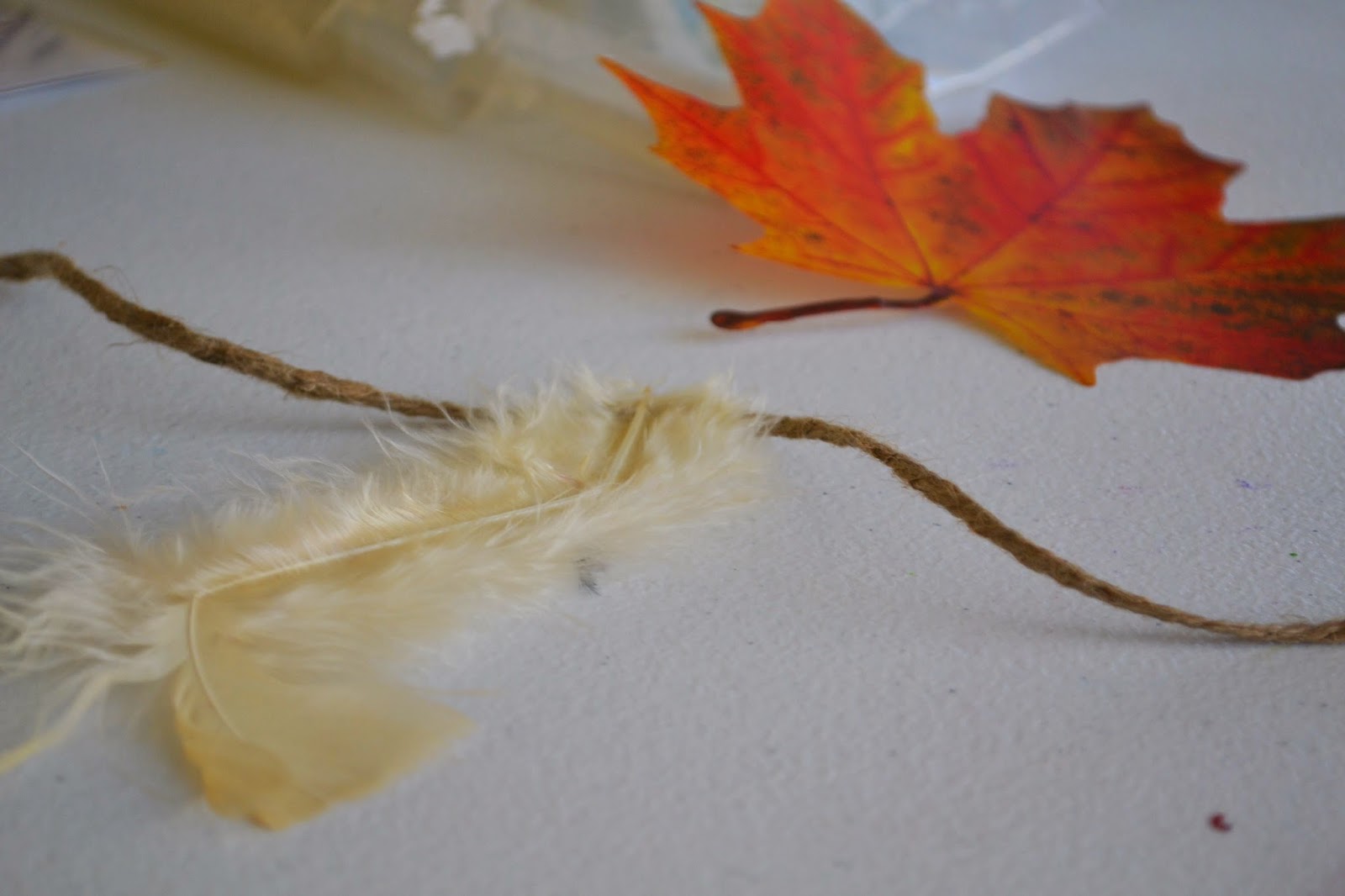 Bellapia Designs: Fall Feather Garland Tutorial