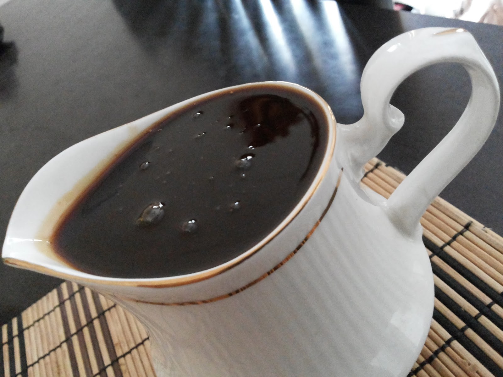 Eat Pray and Cook: Karuppatti Paagu / Palm Jaggery Syrup - Basics