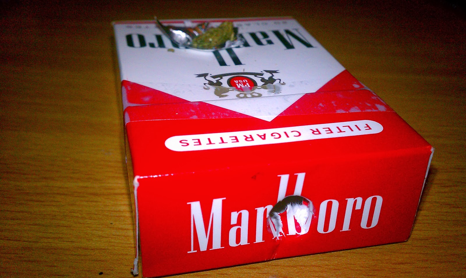 Passion for Pot: Make a Cigarette Pack into a Bowl tutorial.