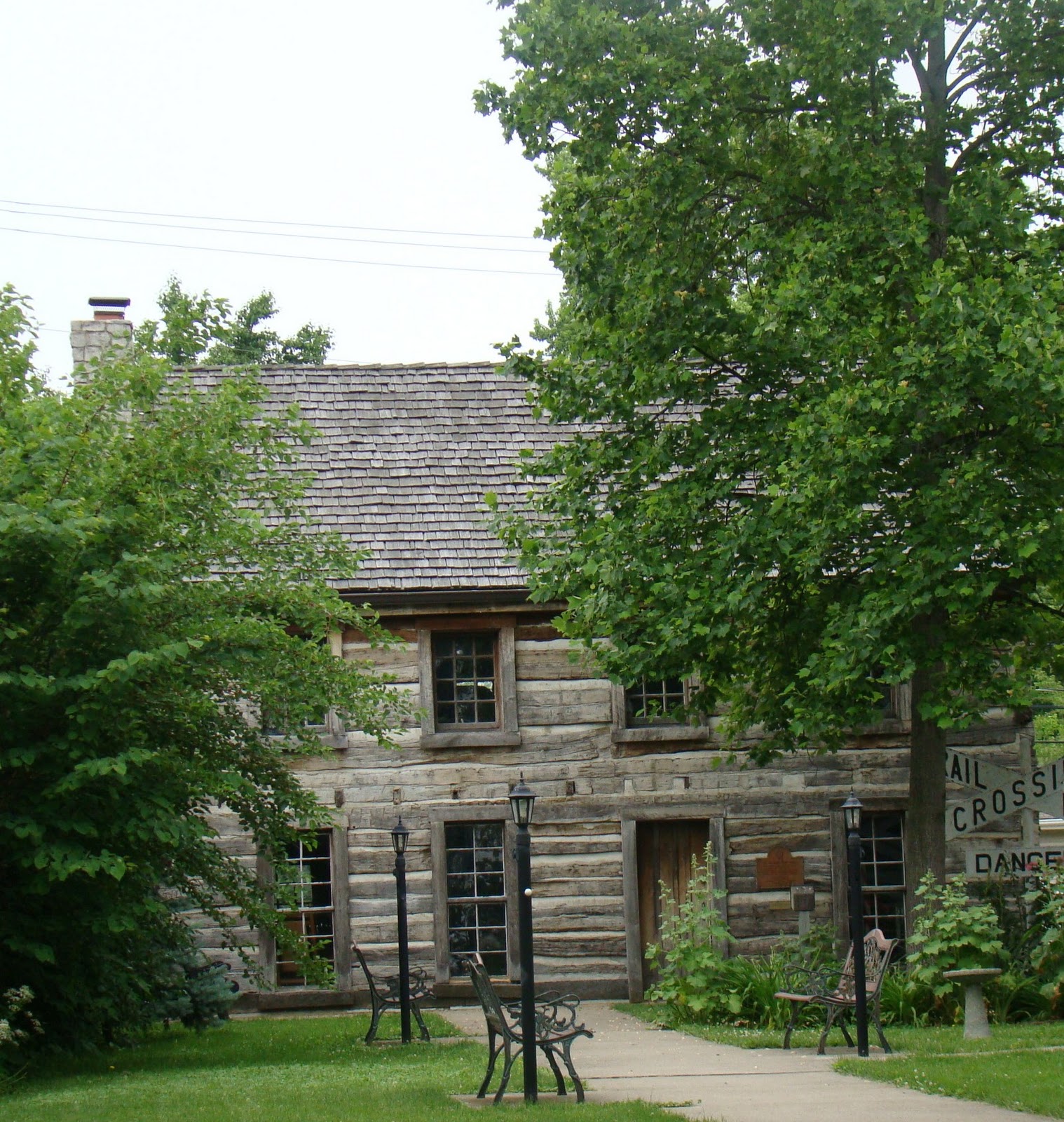 Old Stones Undeciphered: Those Places Thursday: Salisbury Court House