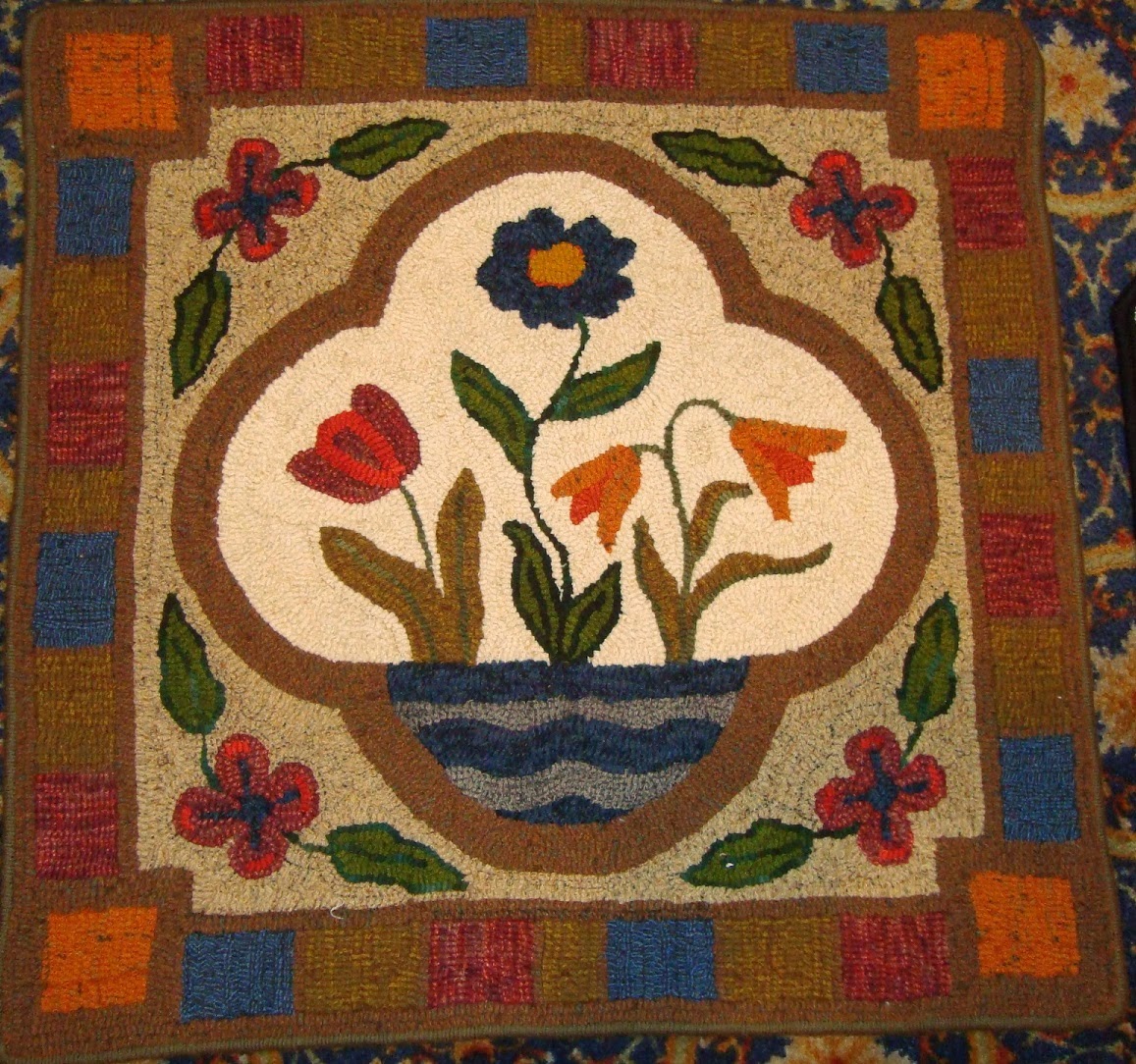 Saundra of Woodland Junction: Workshop Rug Show