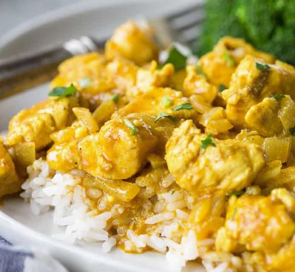 Pollo al Curry cremoso y fácil - Mi Cocina Recetas