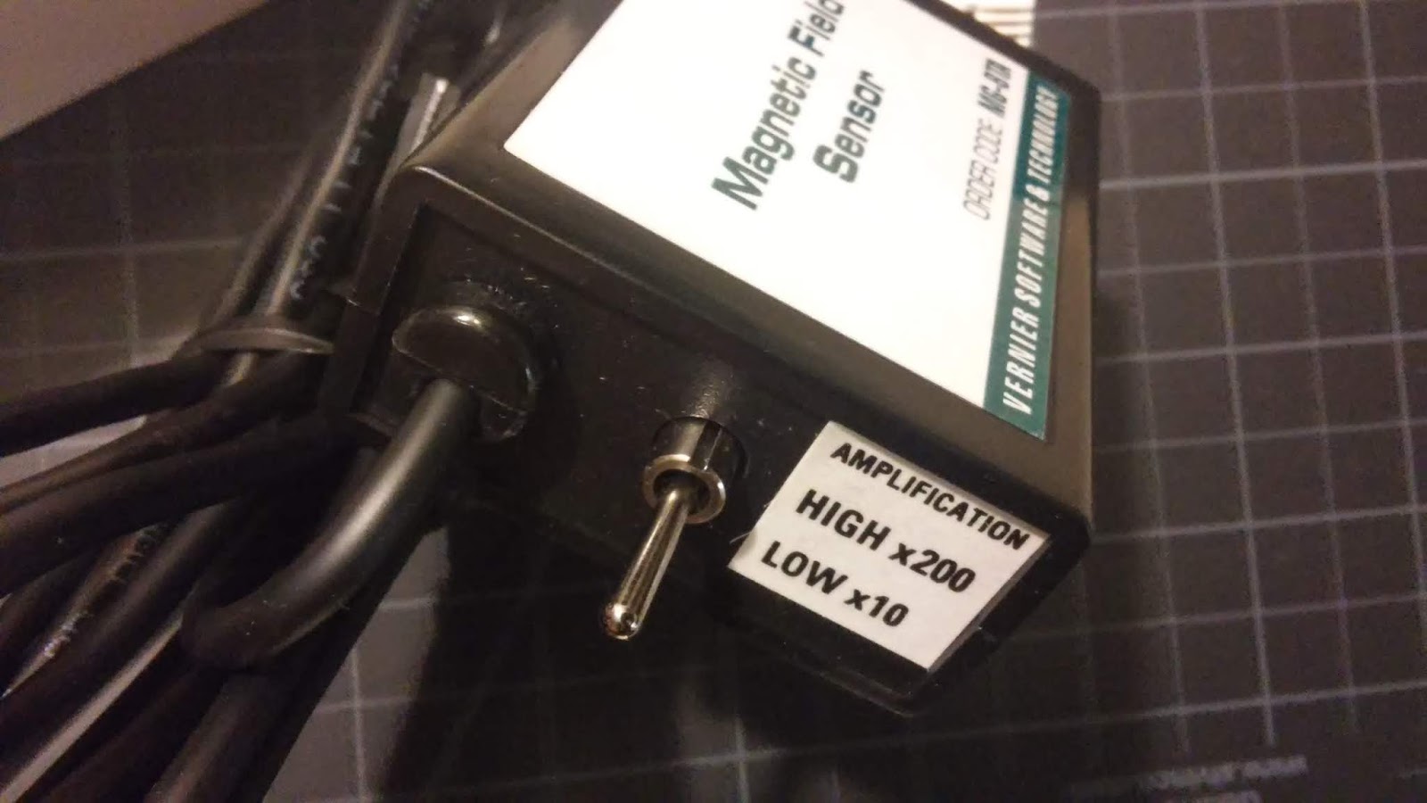 Physics is supposed to be fun!: Vernier Magnetic Field Sensor MG-BTA ...