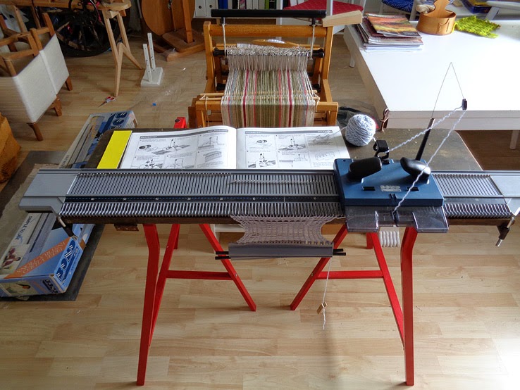 STRICK 17: Strickmaschine Bond Elite