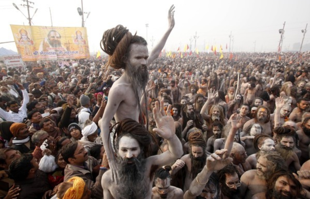 Aghora Life History Real Facts about Aghories _ కుంభమేళా లో మాత్రమే ...