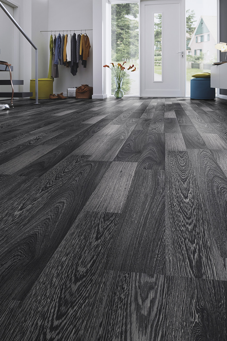 Koyu Renk Laminat Parke Modelleri: Siyah 2 Strip Laminat Parke