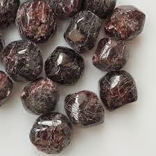 Bijutareasa: Piatra semipretioasa de granat - Piatra calatorilor