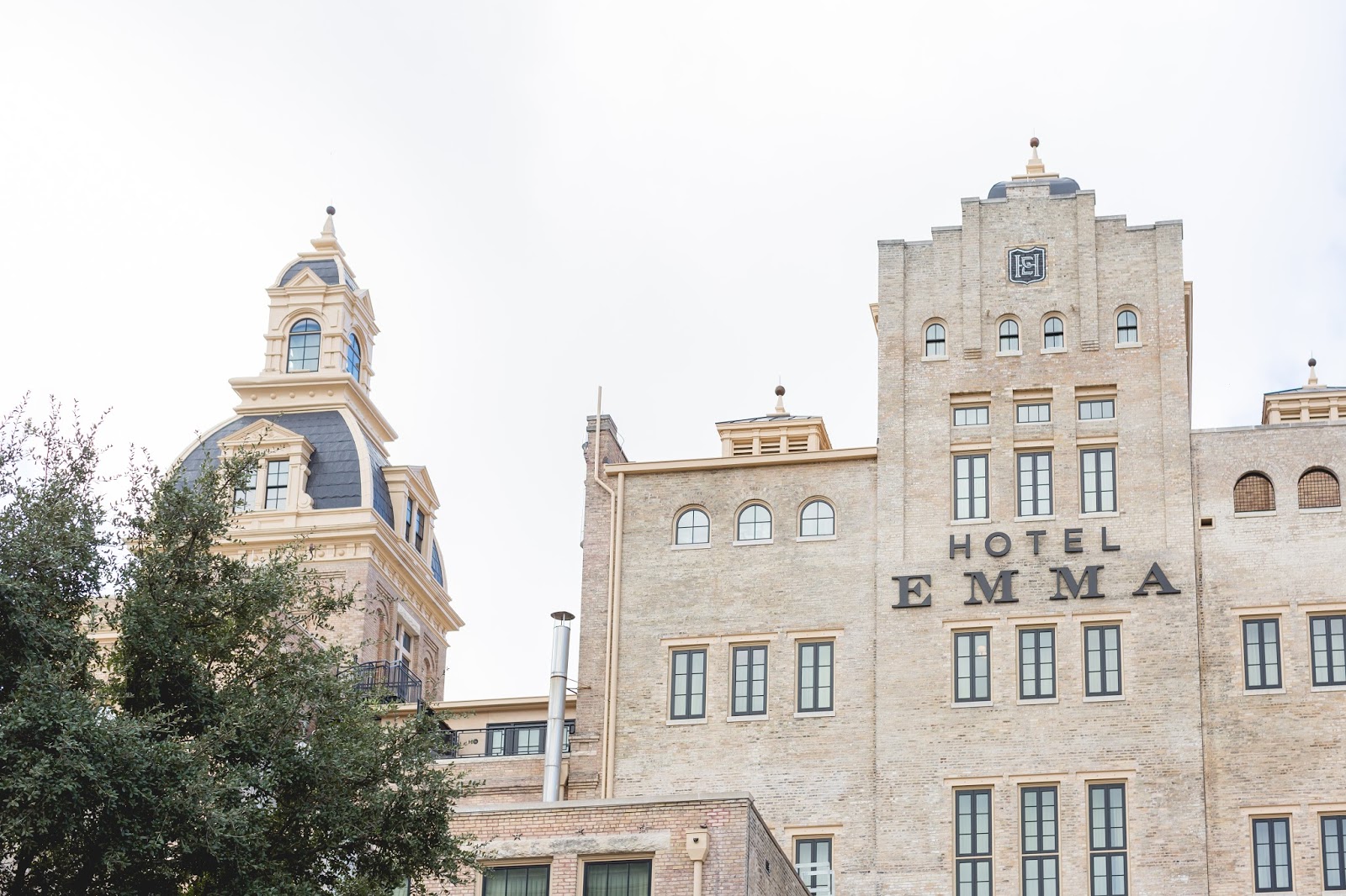 HOTEL EMMA - crêpes suzette and a camera