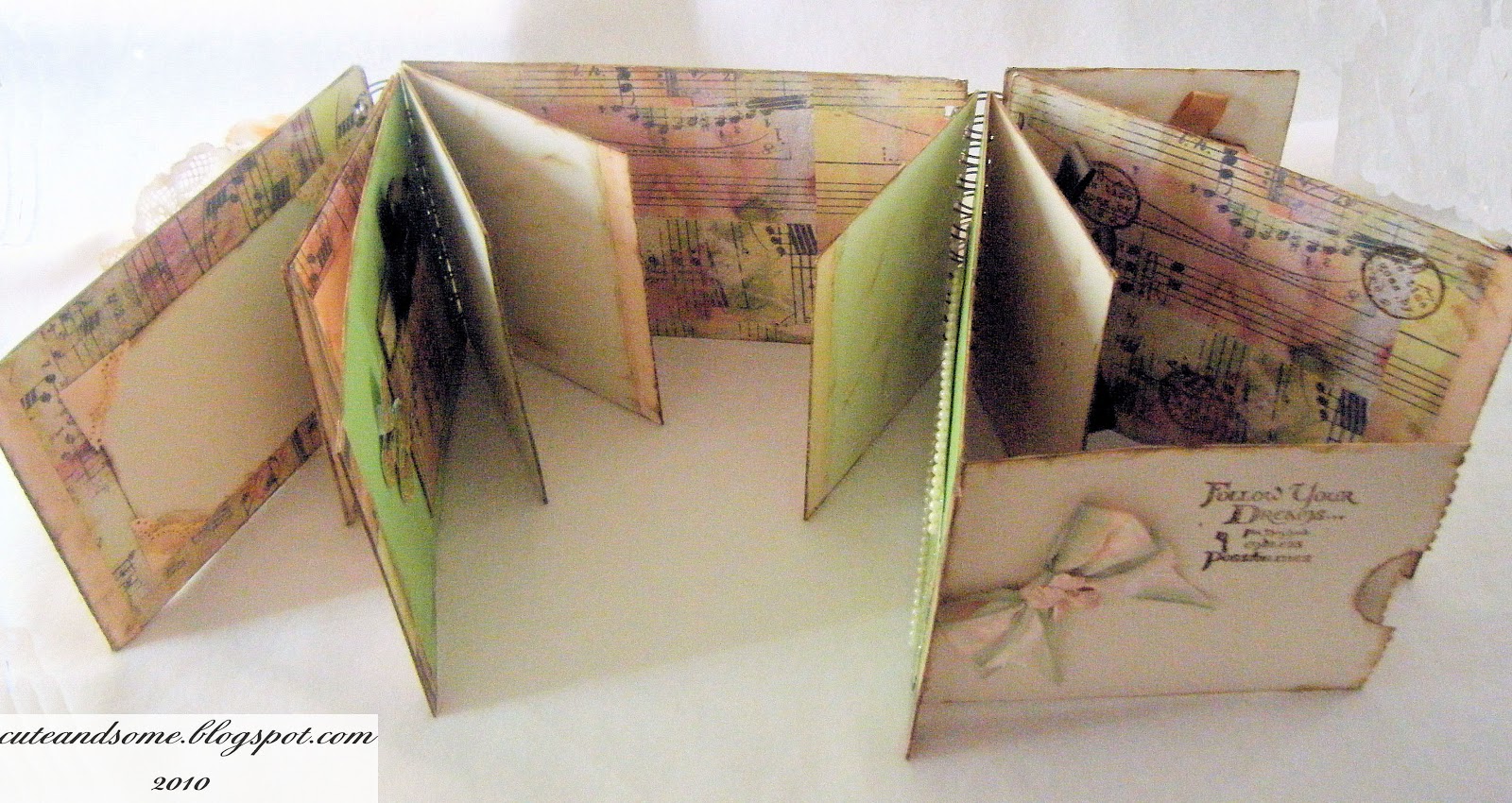 Cute and Some: GATEFOLD ALBUM AND ANOTHER BLOG AWARD!