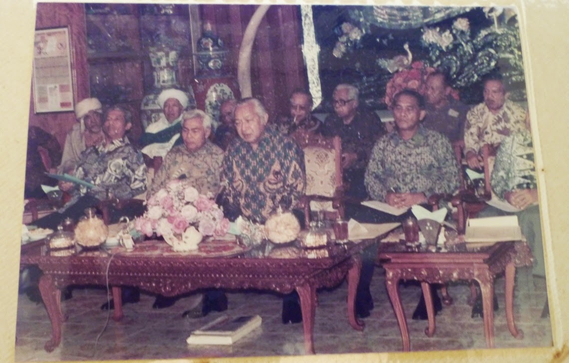 Koleksi Tempo Doeloe: Pak Harto dengan Menteri-menteri Orde Baru dalam ...