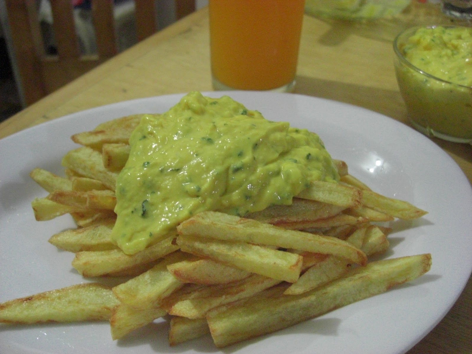 The Easy Kitchen: Homemade Cheddar Cheese Fries