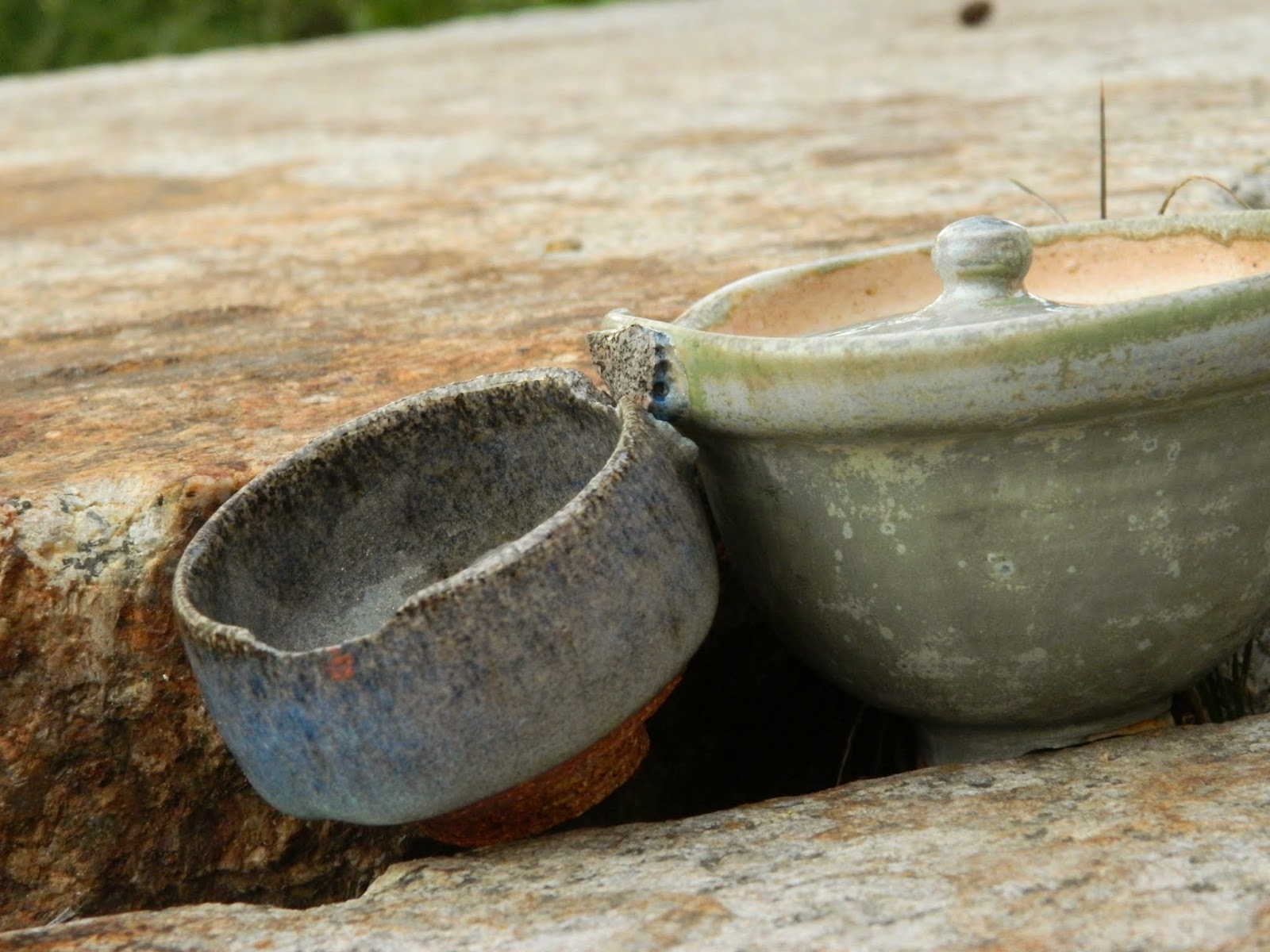 Pots and Tea: Cracked pots