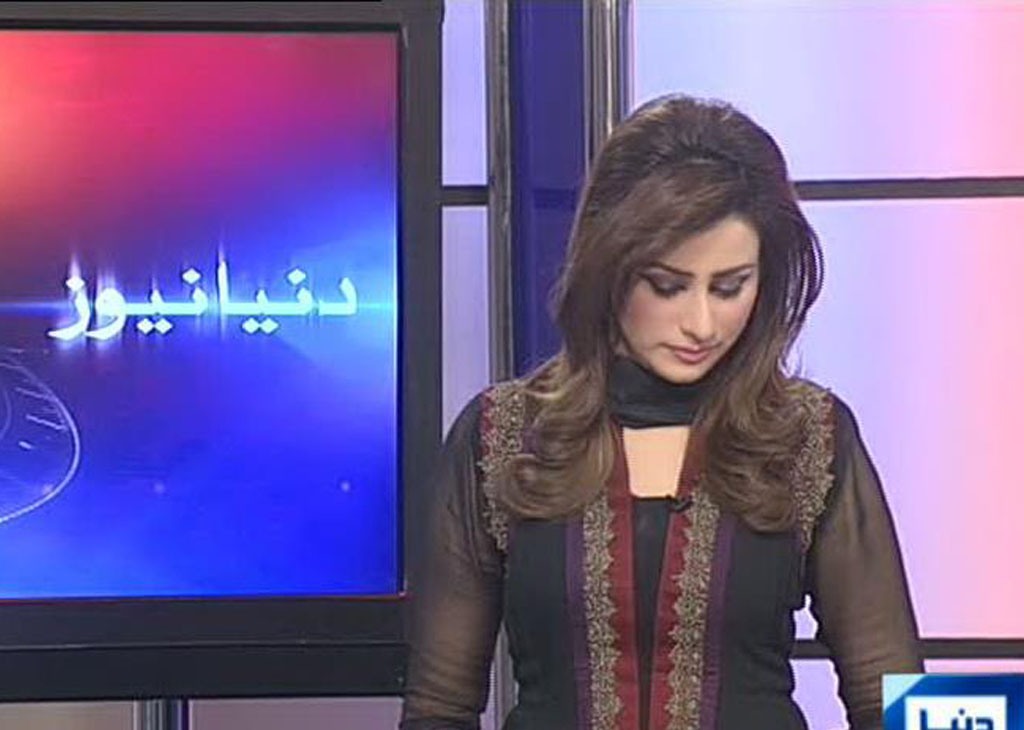 Fashion Mania : Hot Pakistani TV Anchor Madiha Naqvi Wallpapers & Biography