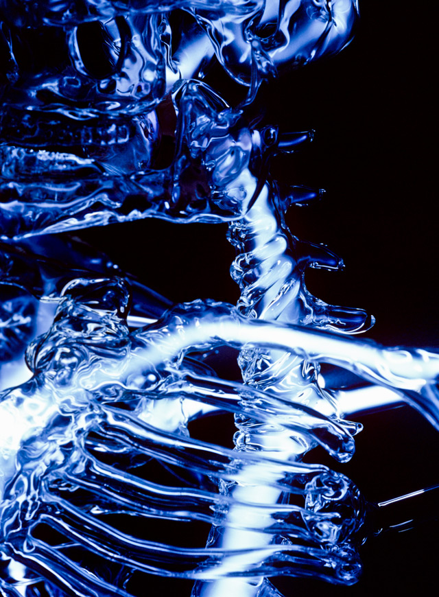 InsaneTwist: Illuminated Glass Skeleton