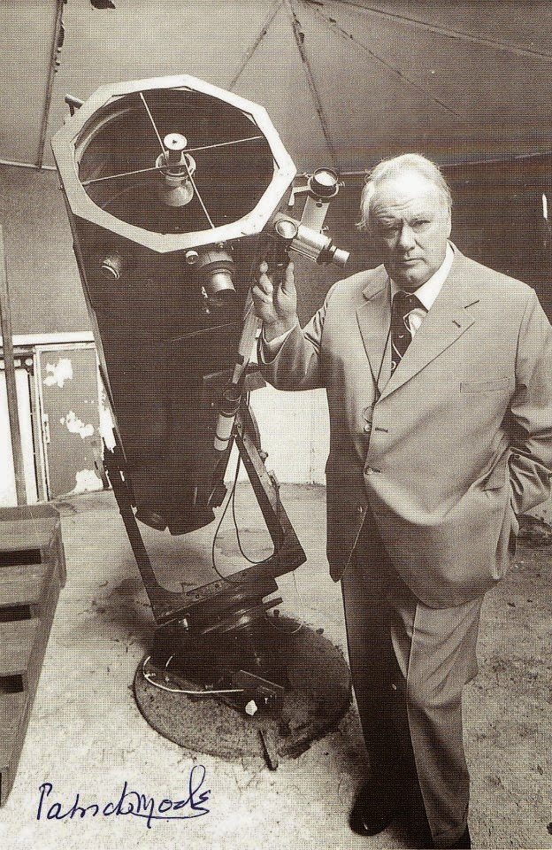 Celebrity Signings: Sir Patrick Moore (The Sky at Night, GamesMaster)