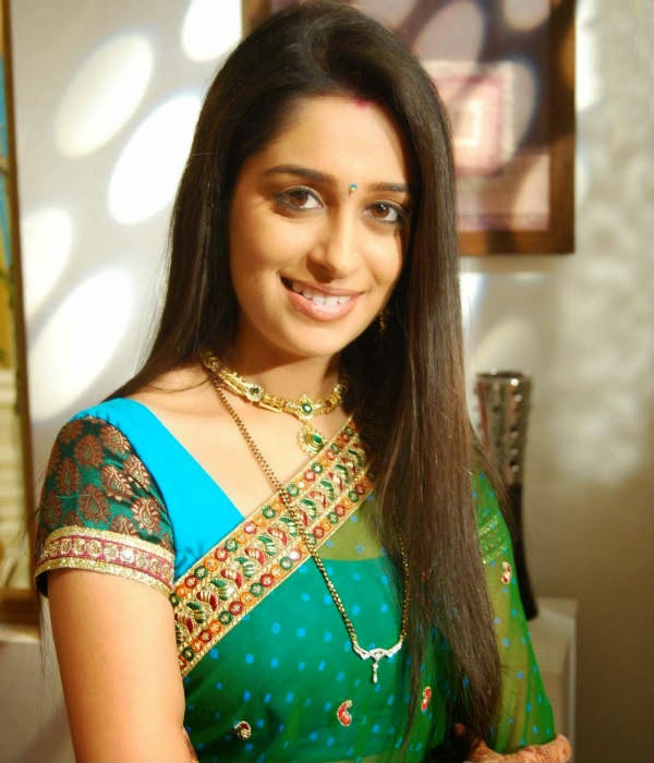 Deepika Samson As Simar In Sasural Simar Ka HD Wallpaper Free | Hots Video