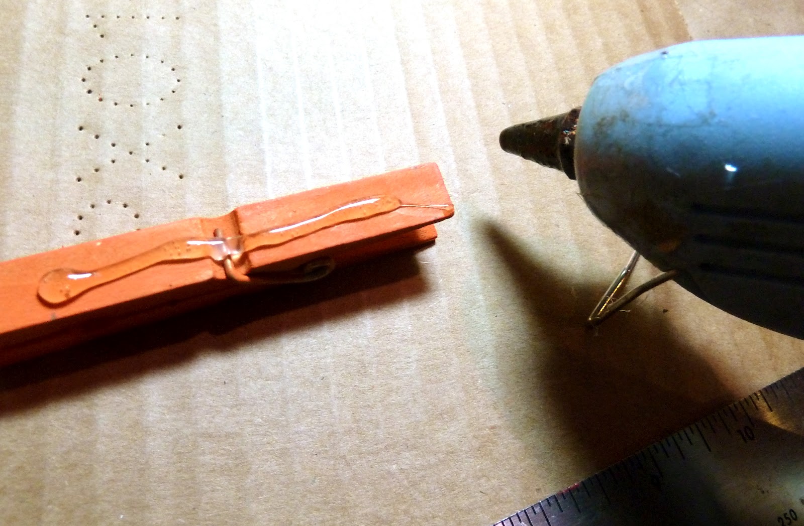 Make it easy crafts: Seasonal magnetic chip clip