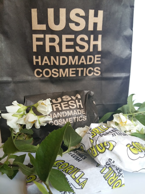 ~ Lush ~ HANDMADE cosmetics - Cherry Blossom.