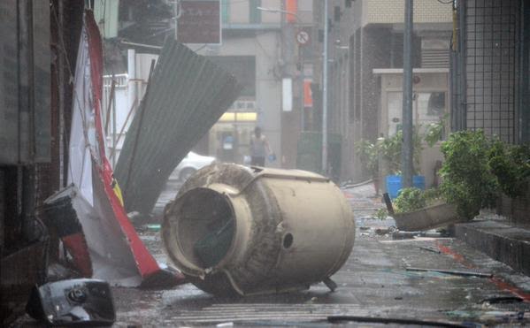 Photos: Powerful typhoon hits Taiwan. 6 dead, over a 100 seriously injured