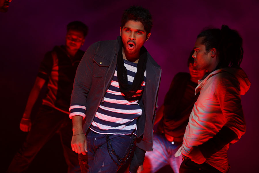 Allu Arjun's Julayi Movie latest Photos Gallery