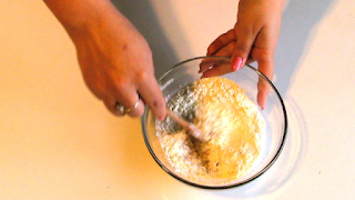 Farfuria vesela: Tort cu blat cu nuca si crema cu cafea