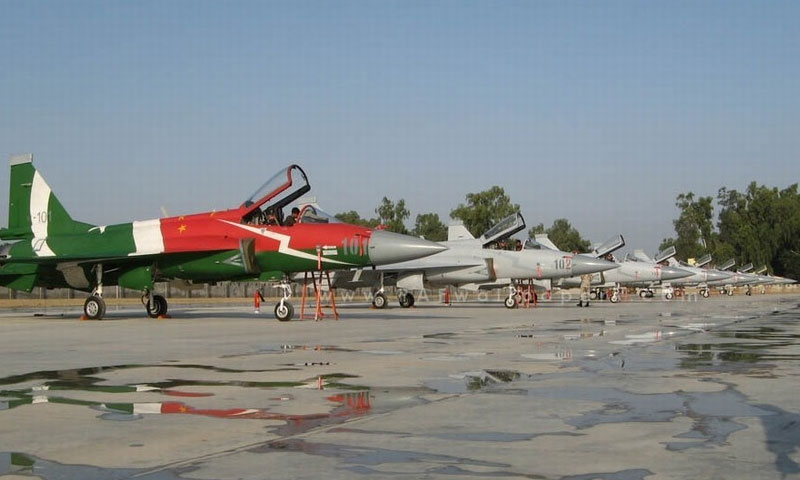 PAKISTAN JF-17 THUNDER JET FIGHTER AIRCRAFT: FIGHTER AIRCRAFT